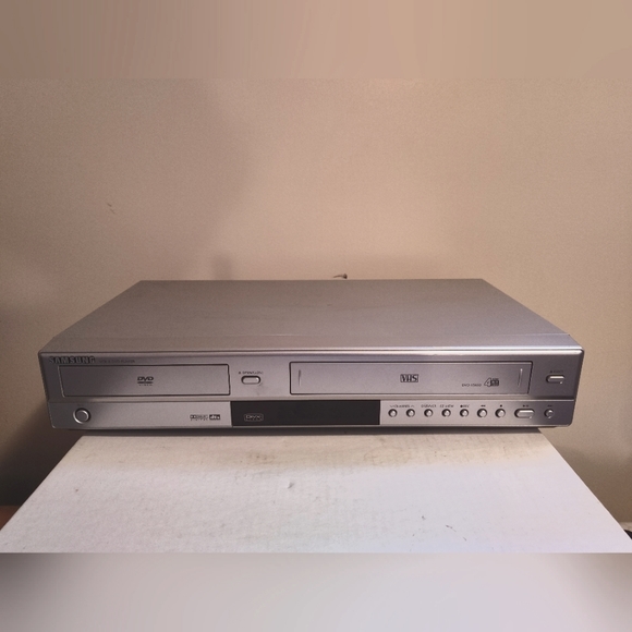 Samsung | Media | Samsung Dvdvcr Combo Video Cassette Recorder | Poshmark